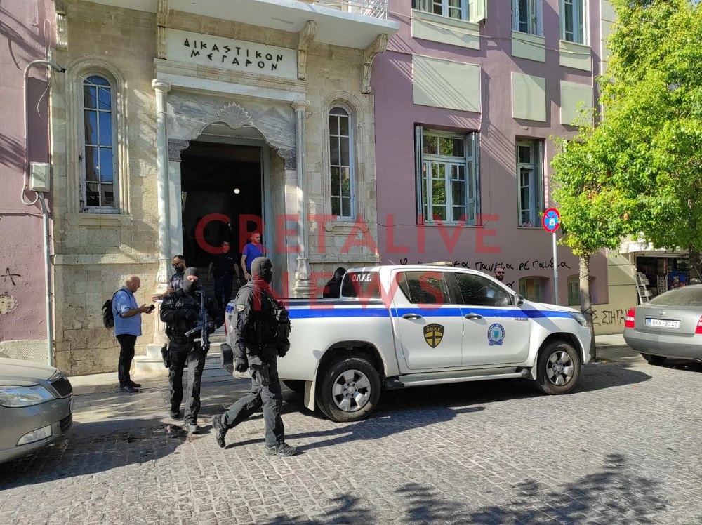 Περίμενε να δει από κοντά τον 22χρονο πιστολέρο ο πατέρας του Νίκου | Cretalive ειδήσεις